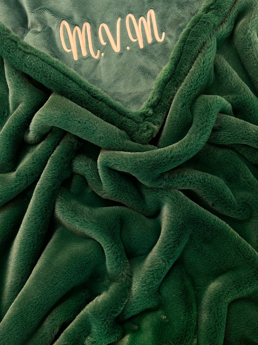 Faux Fur Cuddle Throw – The Cuddle Company